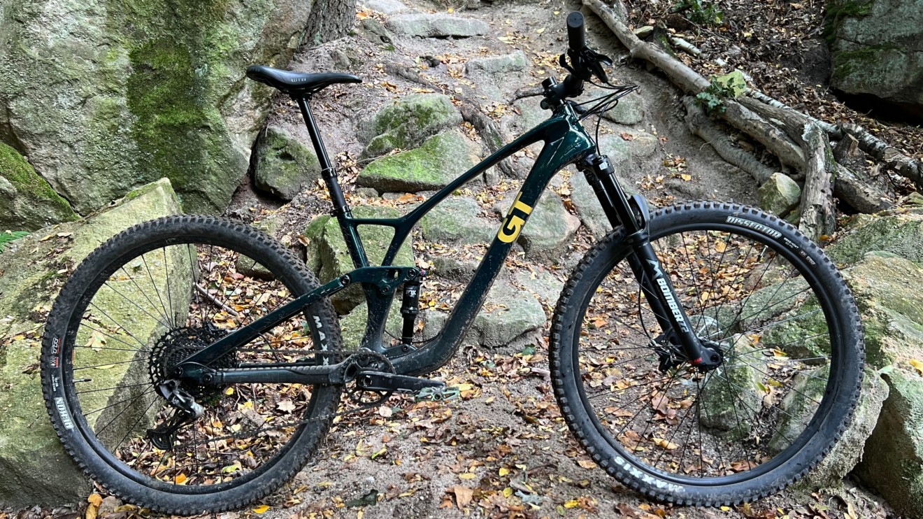 Třetí bratr - GT Sensor Carbon ST Elite - iVELO